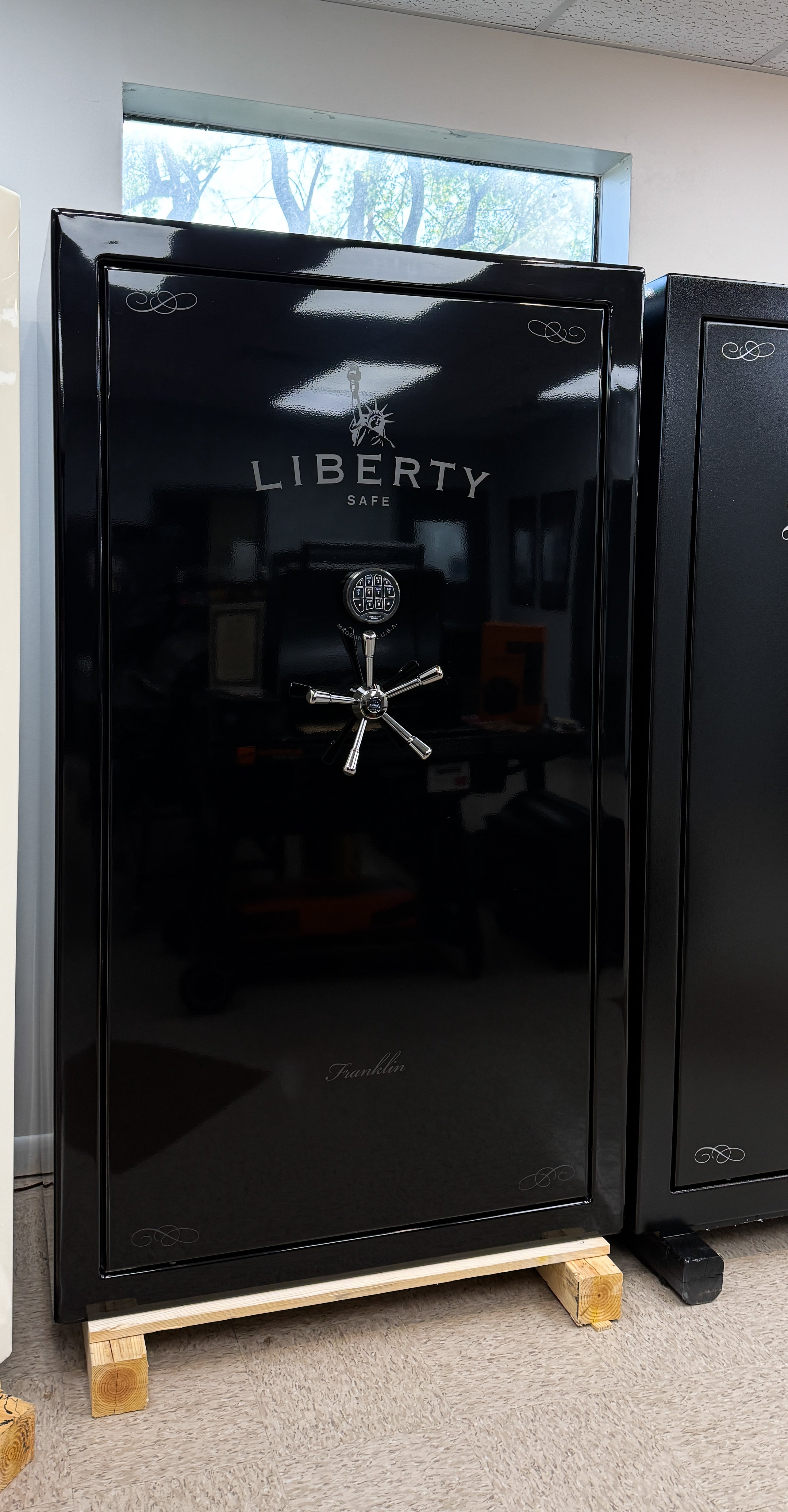Liberty Franklin 50• Black Gloss – Security Centers Inc.