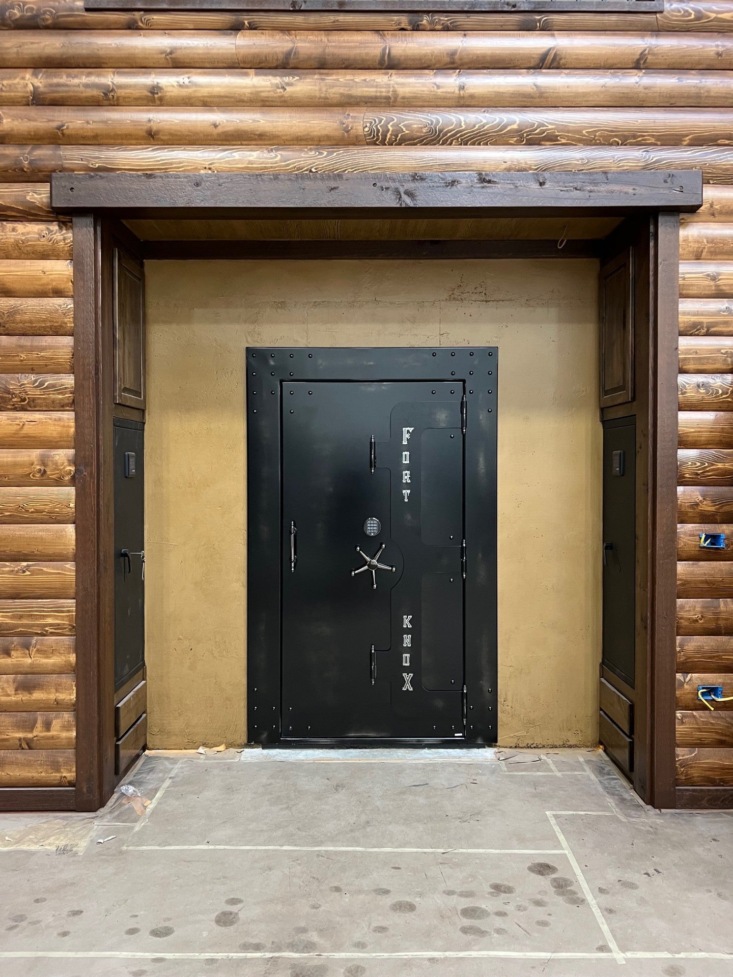 FORT KNOX VAULT DOOR - VDIS8248-DISTRESSED - W/ FAUX CRANE HINGE ...