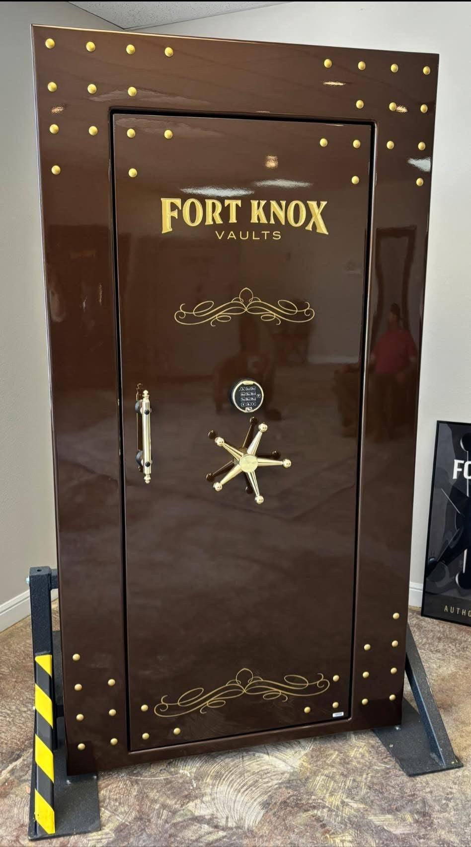 FORT KNOX VAULT DOOR - VDIS8240-ROOTBEER BROWN W/ GOLD RIVET PACKAGE ...